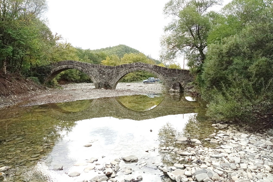 Καταγραφή πέτρινων γεφυριών που αντιμετωπίζουν προβλήματα στη Περιφέρε